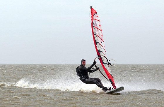 How to fine-tune slalom sails for speed windsurfing